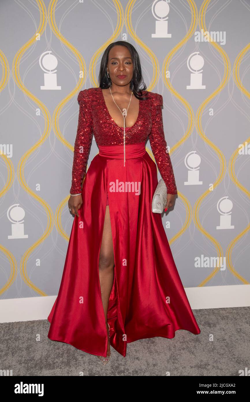 NEW YORK, NEW YORK - JUNE 12: Jeanette Bayardelle attends the 75th ...