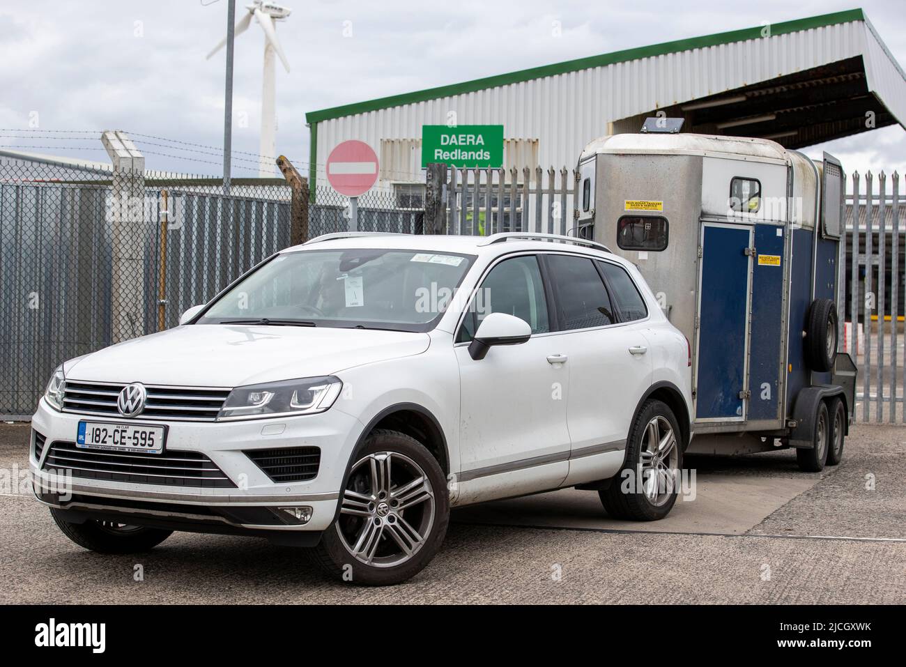 Horsebox in ireland hi-res stock photography and images - Alamy