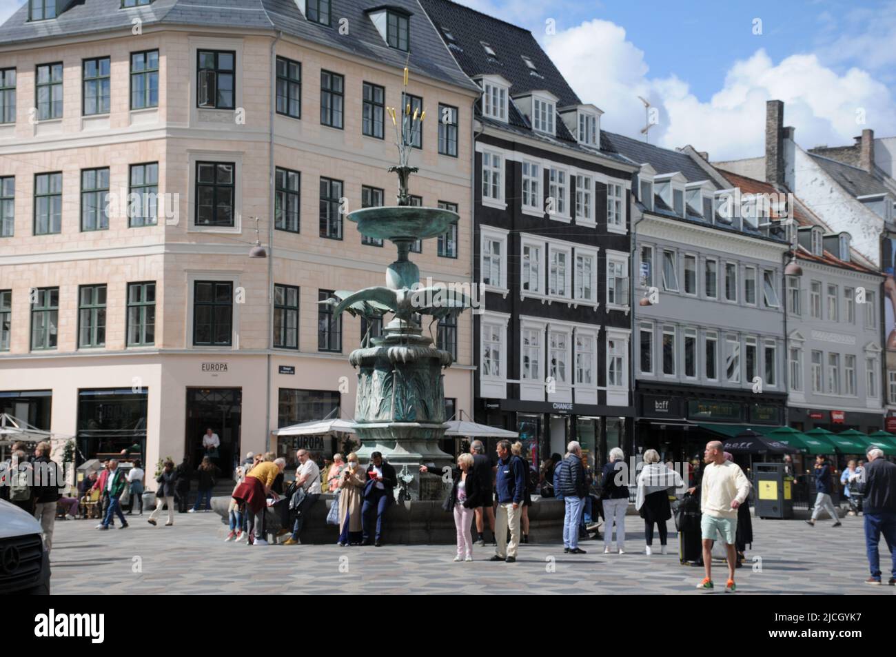 Copenhagen/Denmark/13 June 2022/. Shoppers and tarvellers on Copenhagen ...