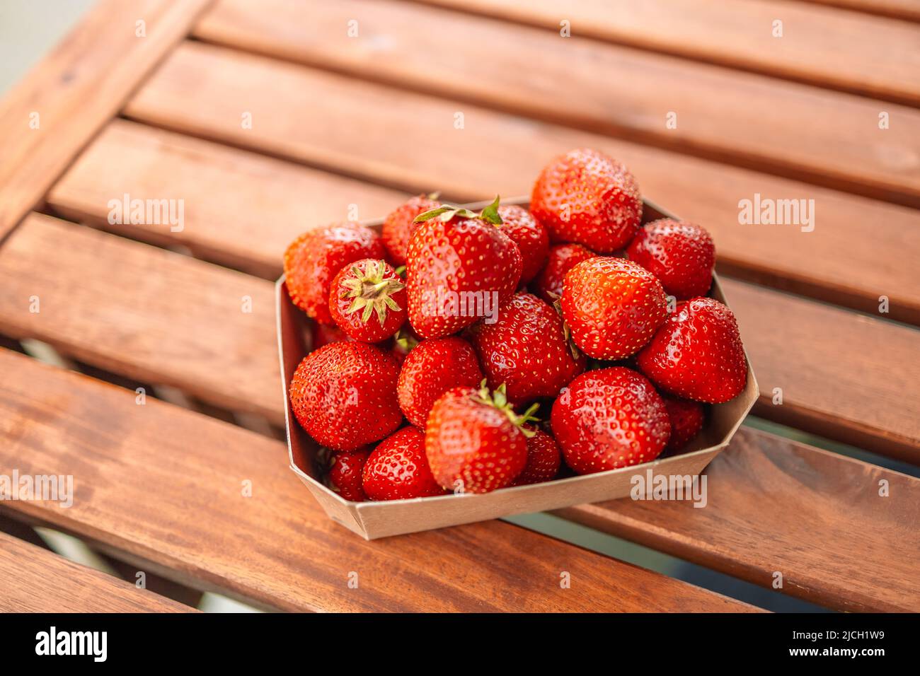 4k organic healthy red fruit hi-res stock photography and images - Alamy