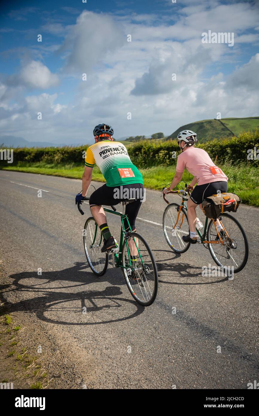 Vintage cycling couple event hi-res stock photography and images - Alamy