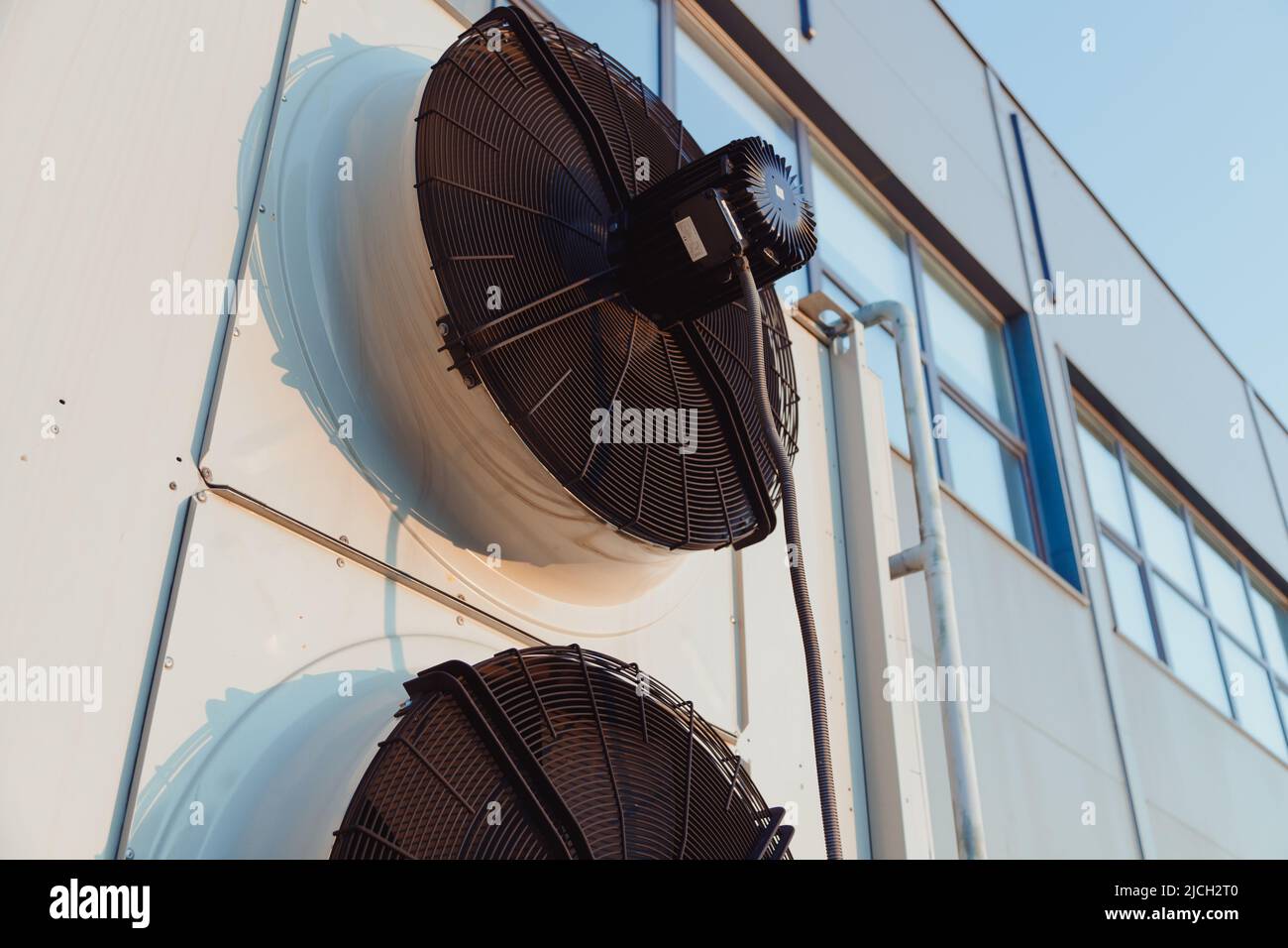Chiller fan hi-res stock photography and images - Alamy