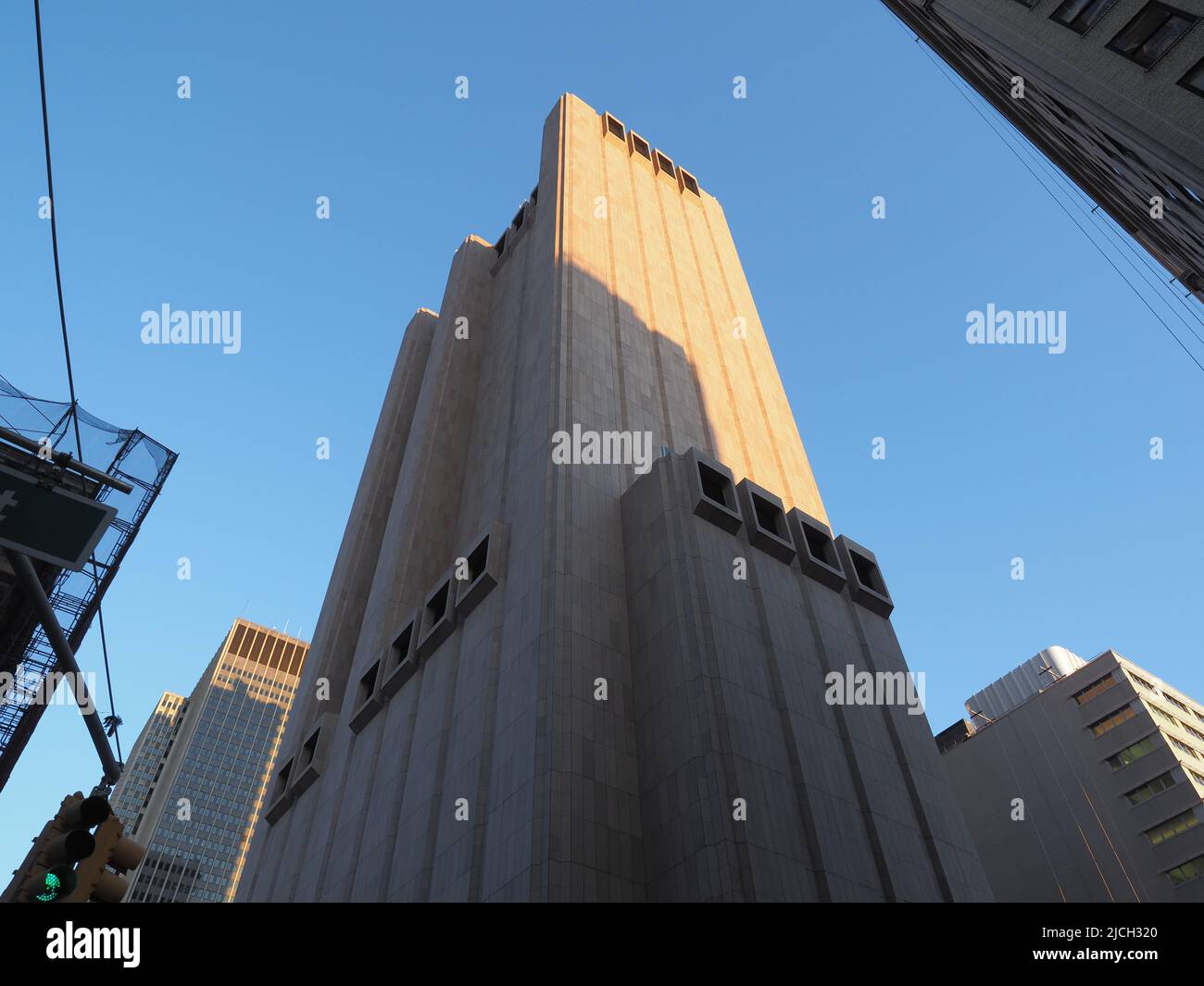 Image of 33 Thomas Street, a windowless building in Manhattan Stock ...