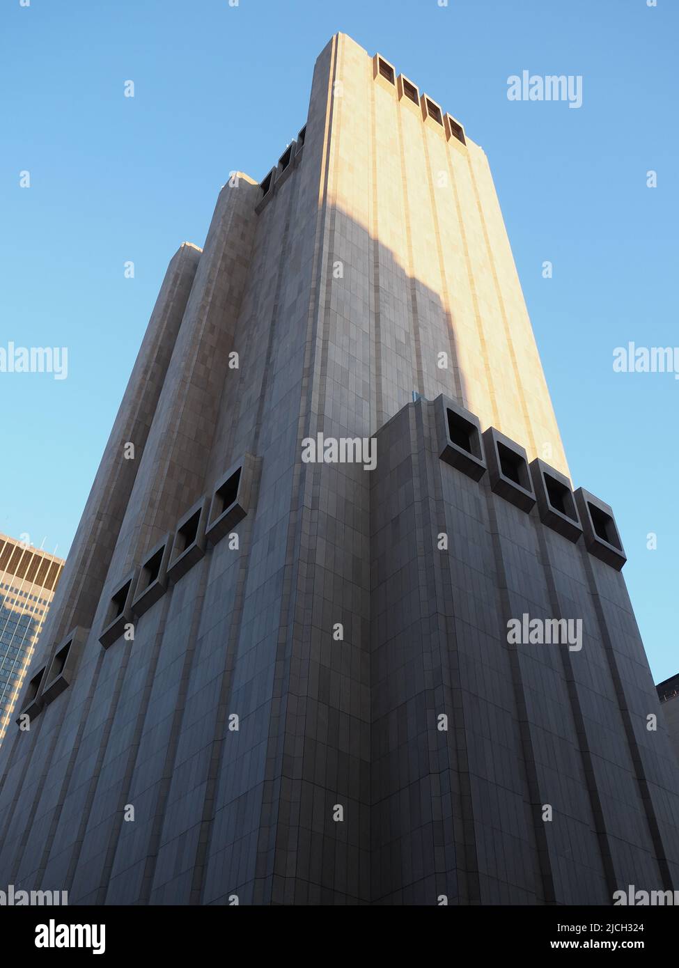 Image of 33 Thomas Street, a windowless building in Manhattan Stock ...
