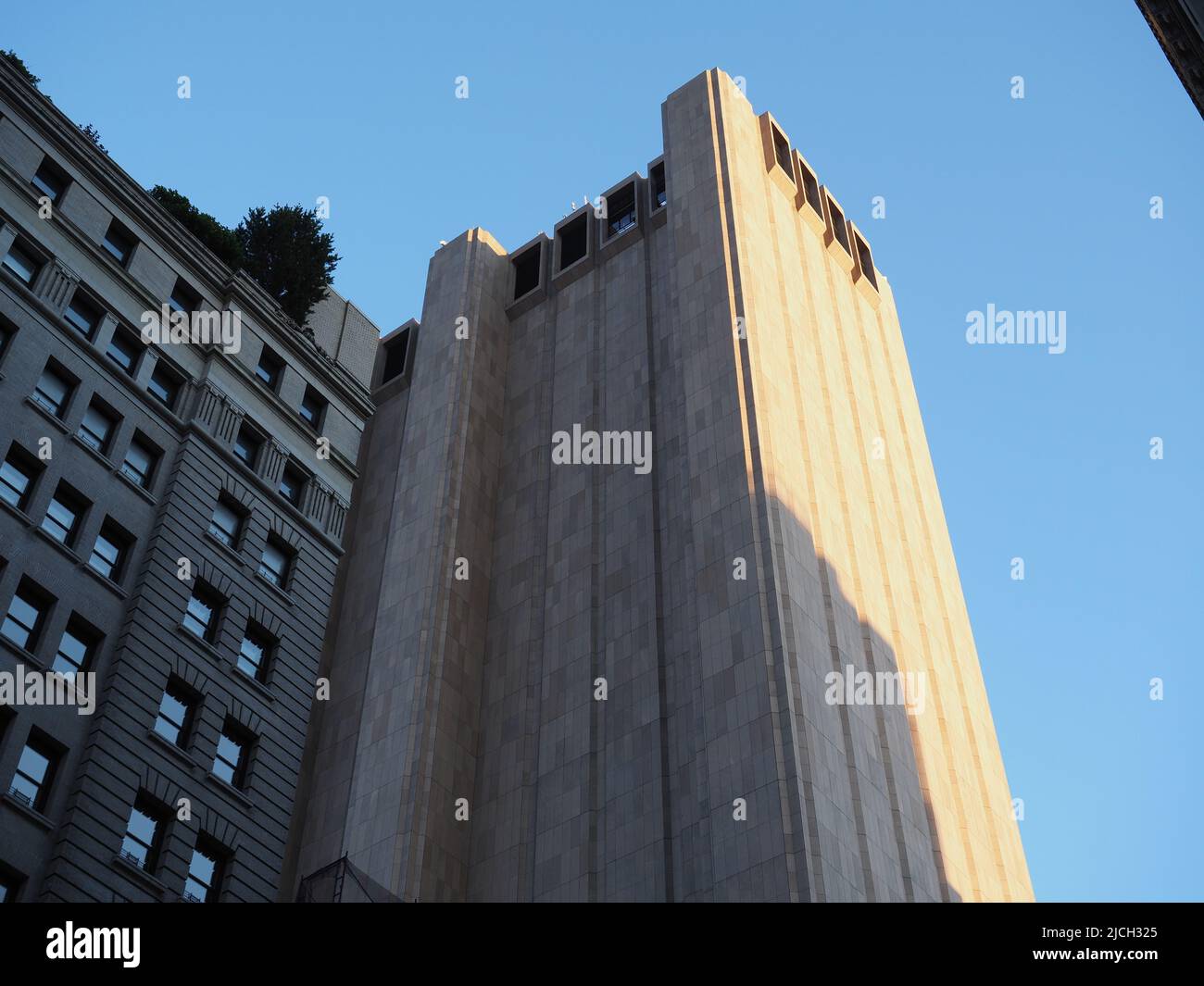 Image of 33 Thomas Street, a windowless building in Manhattan Stock ...
