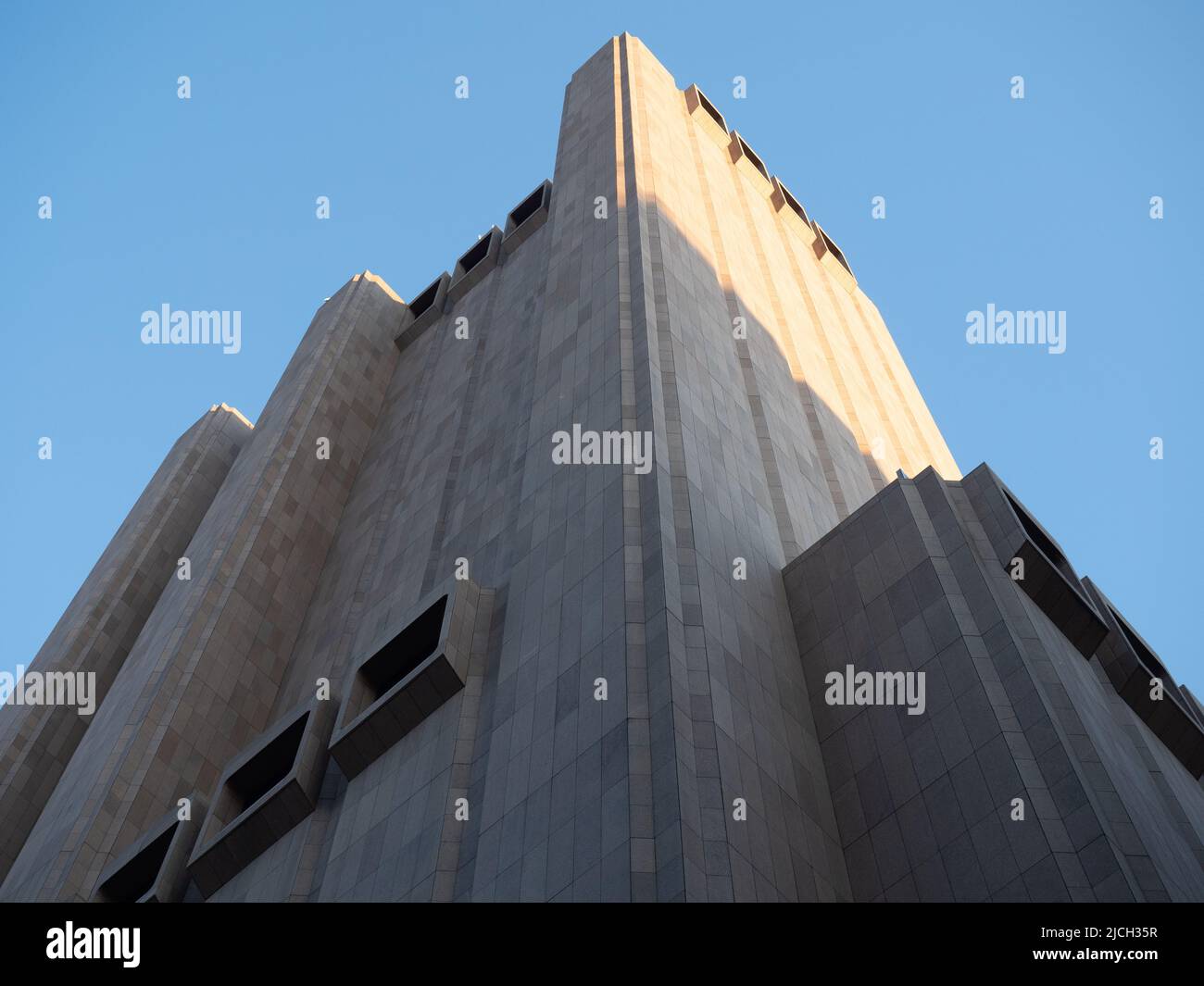 Image of 33 Thomas Street, a windowless building in Manhattan Stock ...