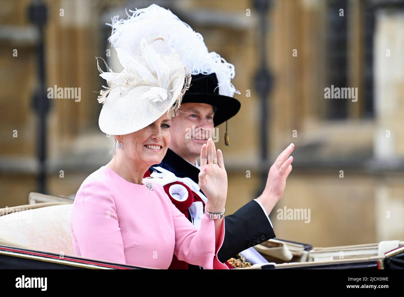 The Earl and Countess of Wessex depart in a carriage for their return ...