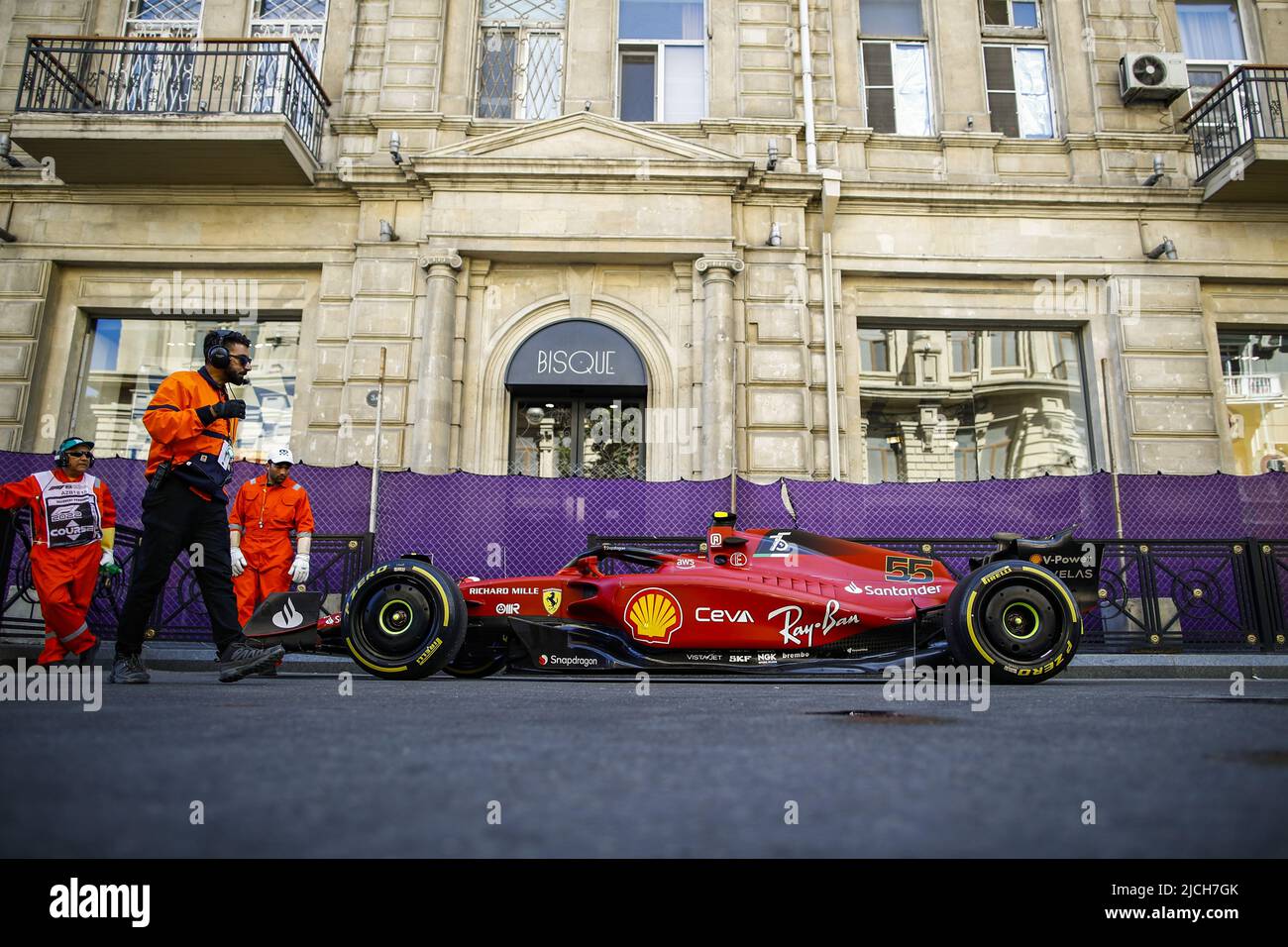 55 SAINZ Carlos (spa), Scuderia Ferrari F1-75, action crash, accident ...