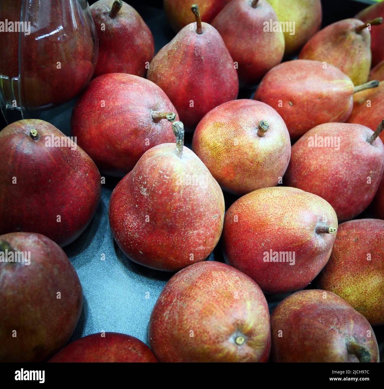 Berlin, Germany. 07th Apr, 2022. Fruits of the red pear variety Red ...