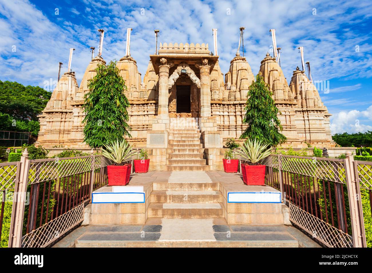 Jain Swethamber or Satbis Deori Temple in Chittor Fort in Chittorgarh ...