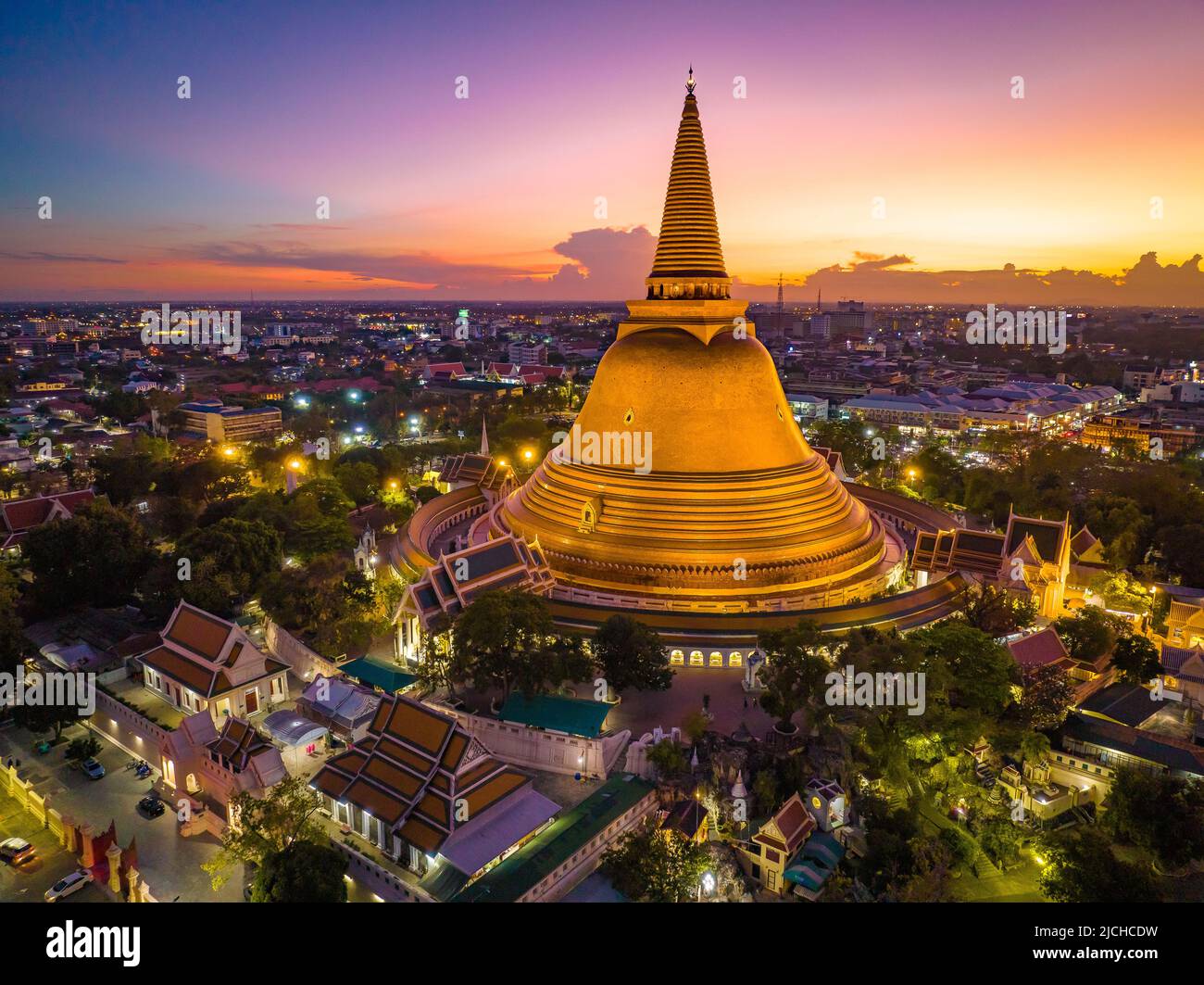 Phra pathom chedi biggest hi-res stock photography and images - Alamy