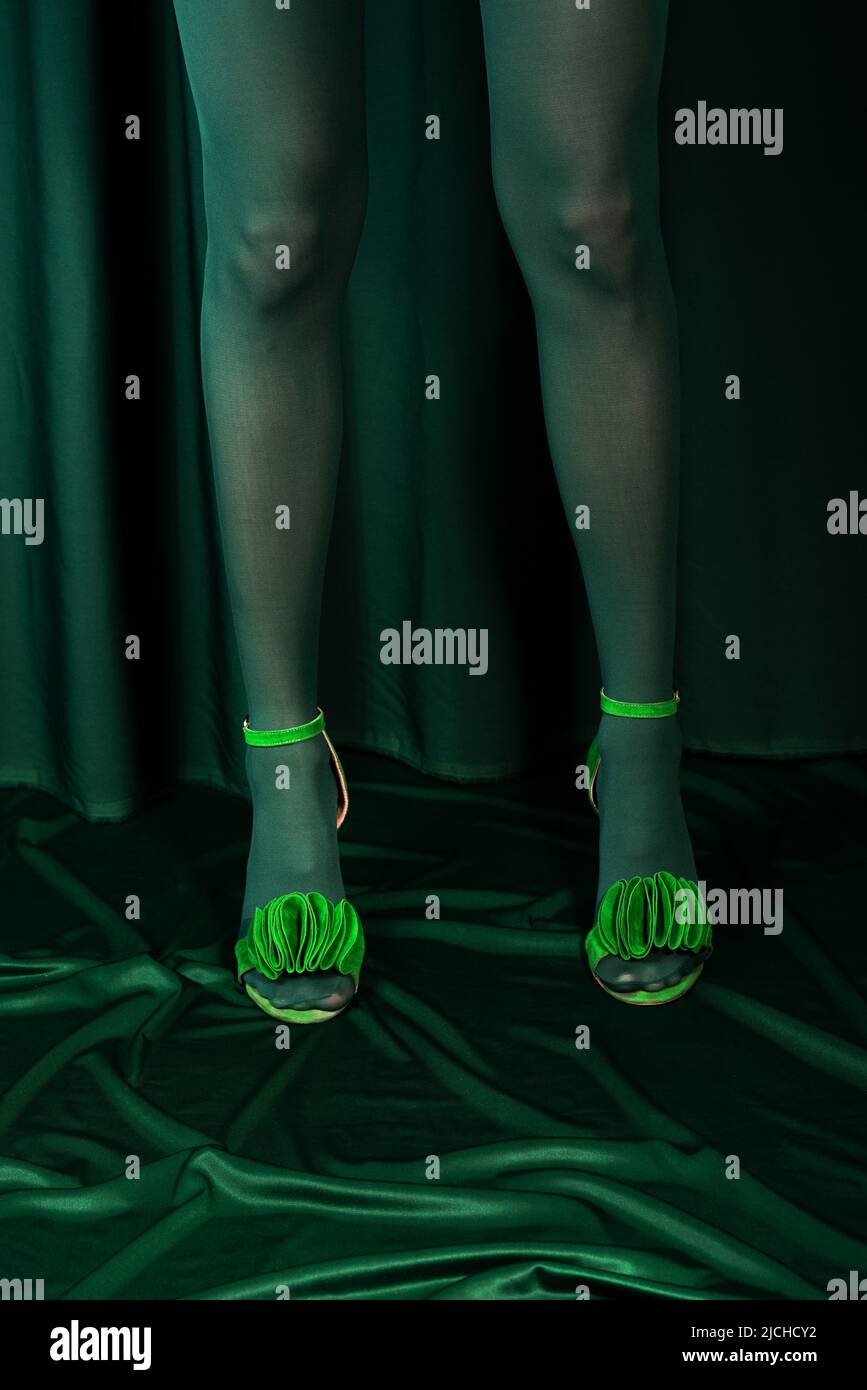 Legs high heel shoes hi-res stock photography and images - Alamy