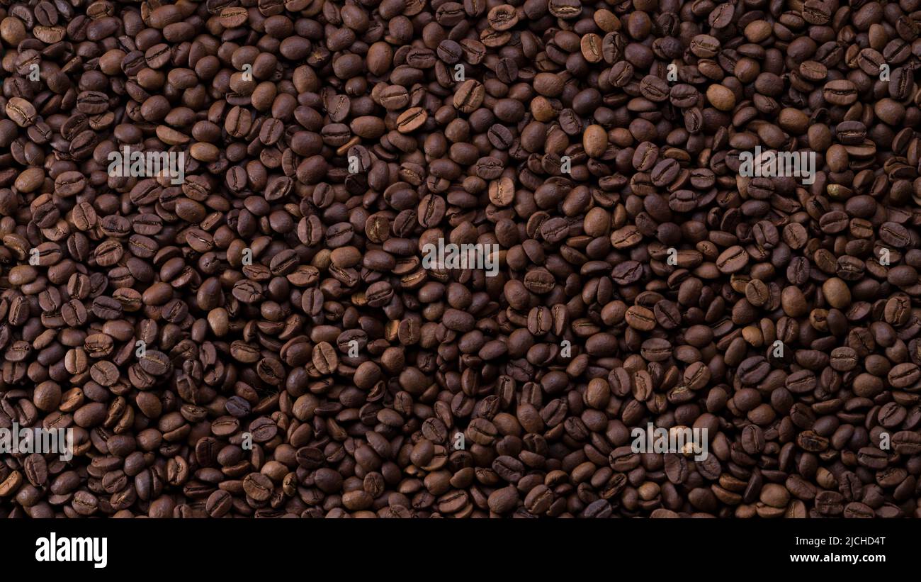 Roasted coffee beans background. Top view of panoramic coffee beans ...