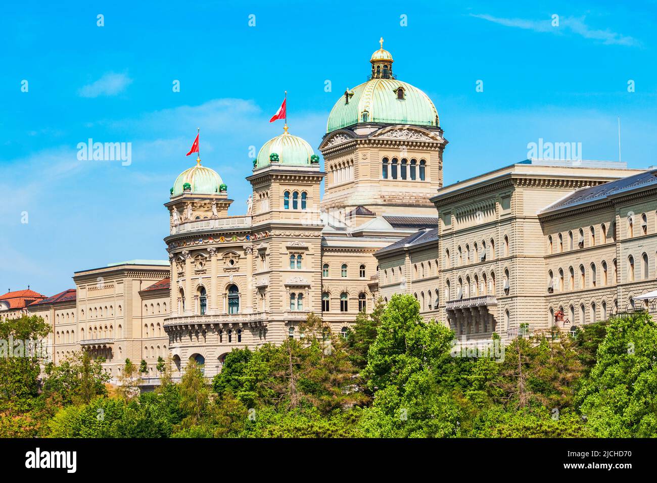 The Federal Palace or Bundeshaus is the building housing the Swiss ...