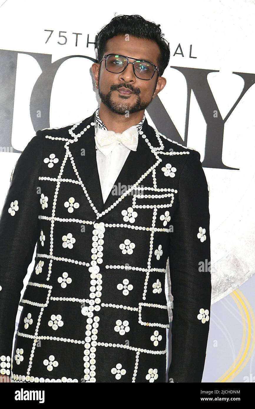 Utkarsh Ambudkar With Glasses