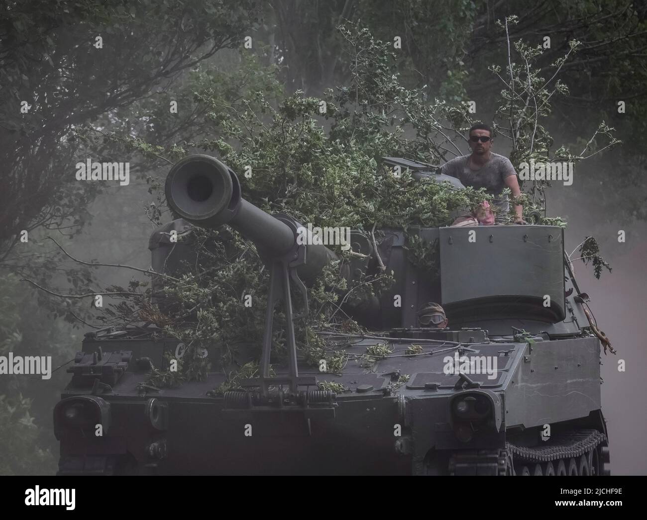 Self propelled howitzer m109 hi-res stock photography and images - Alamy