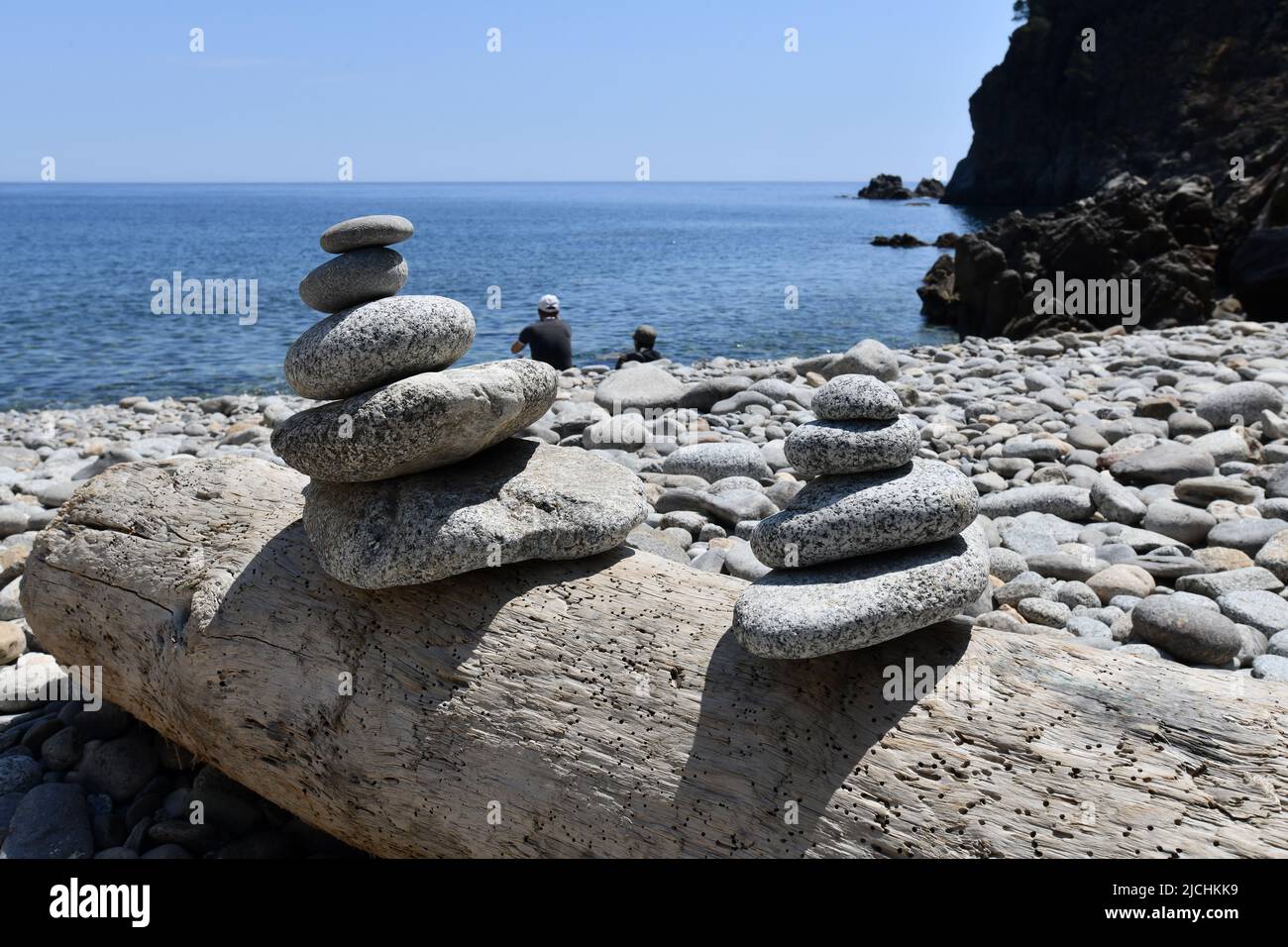 Stone stack beach hi-res stock photography and images - Alamy