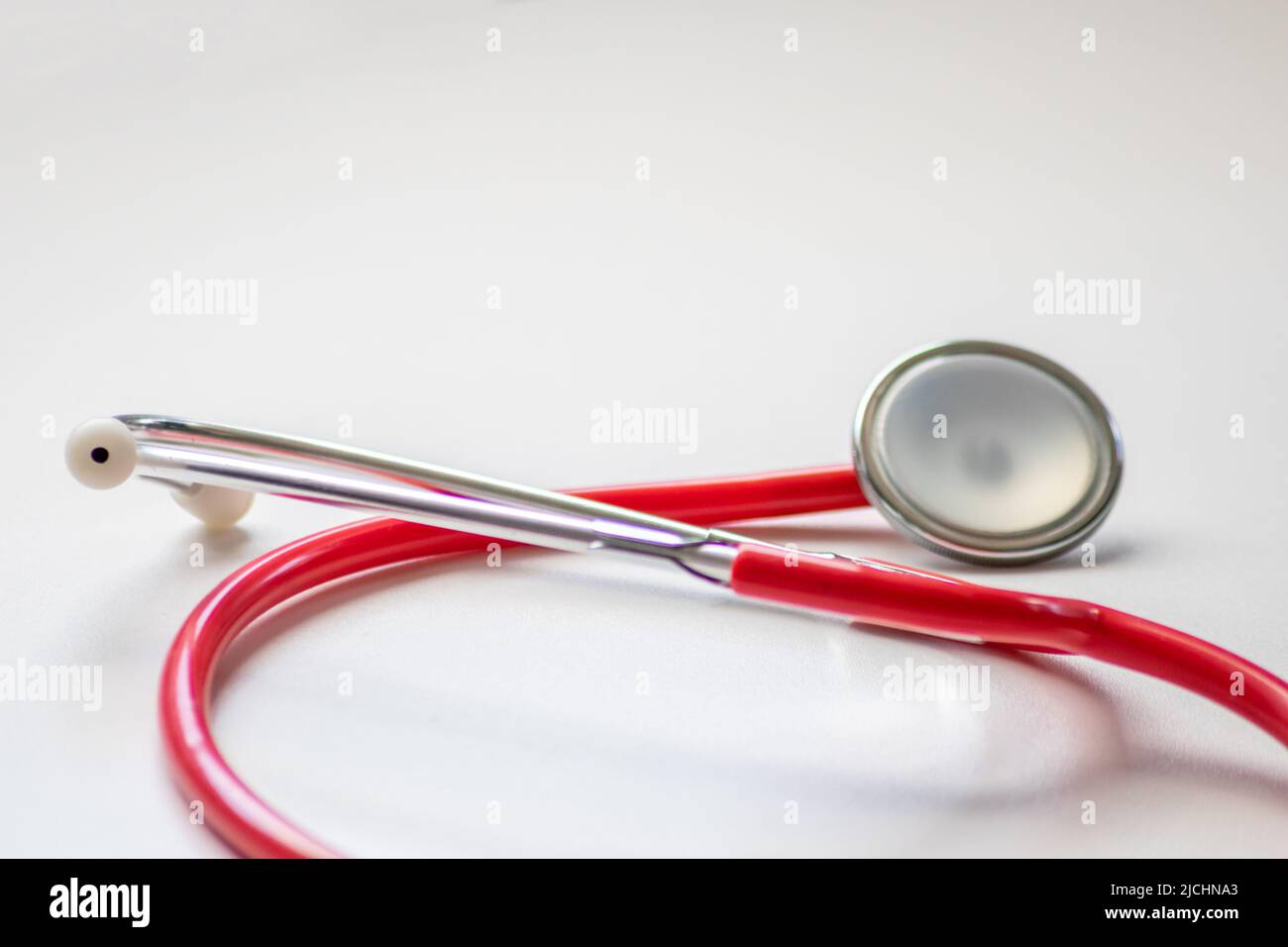 Red stethoscope hi-res stock photography and images - Alamy