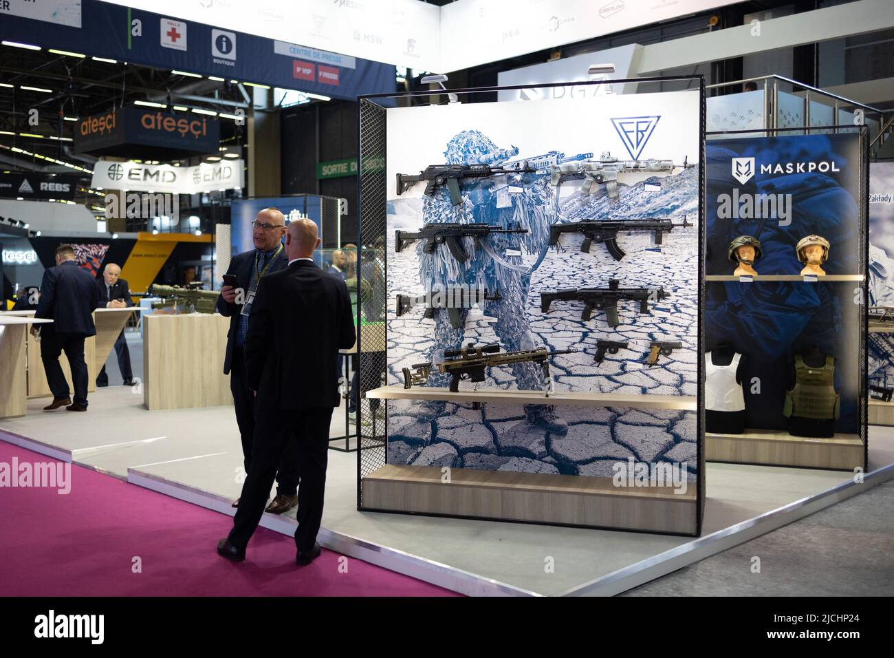 Paris, France, June 13, 2022. Weapons at the Eurosatory international ...