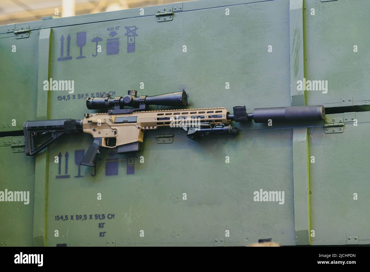 Silencer weapon hi-res stock photography and images - Alamy
