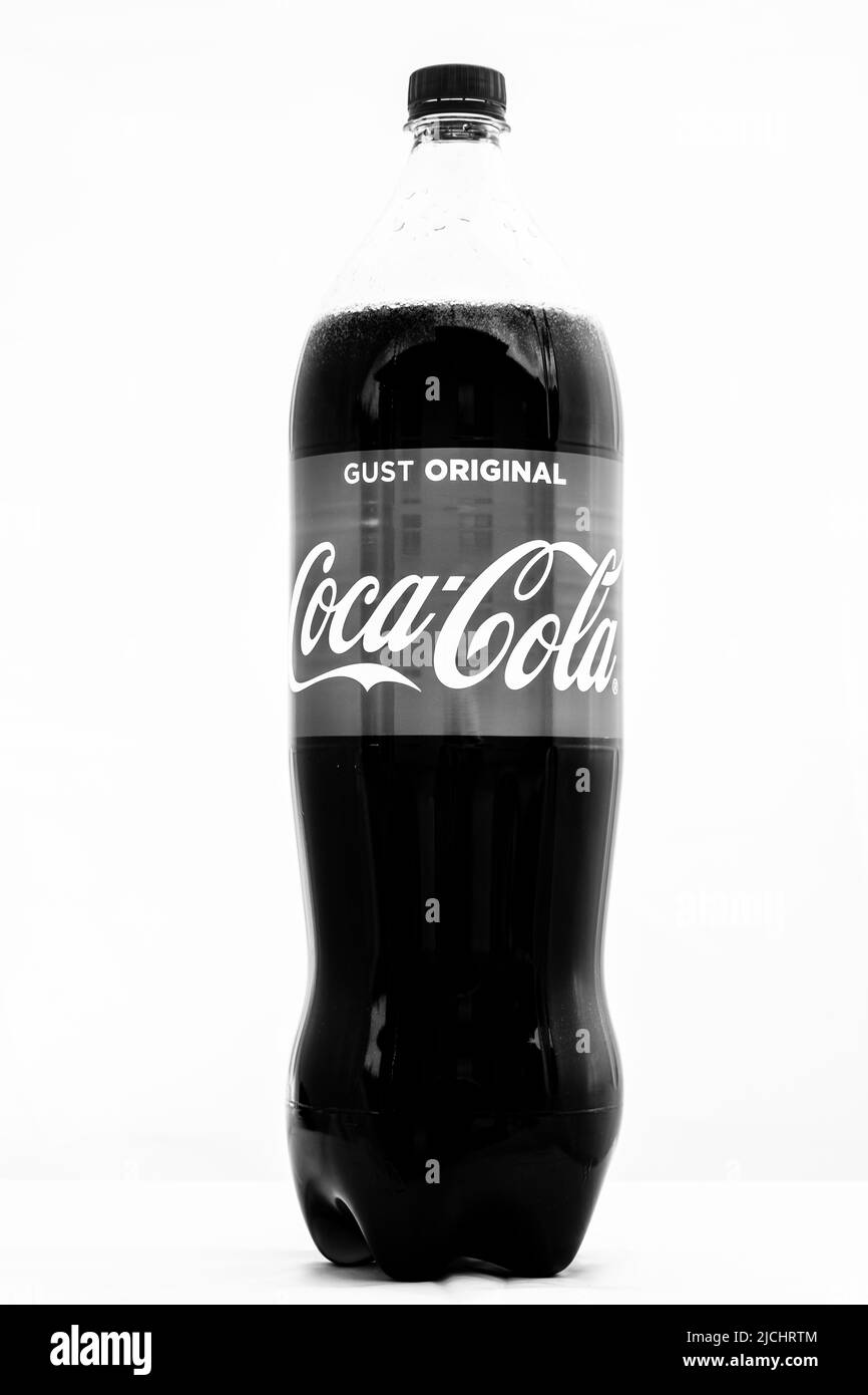 Classic Coca-Cola can. Bucharest, Romania, 2022 Stock Photo - Alamy