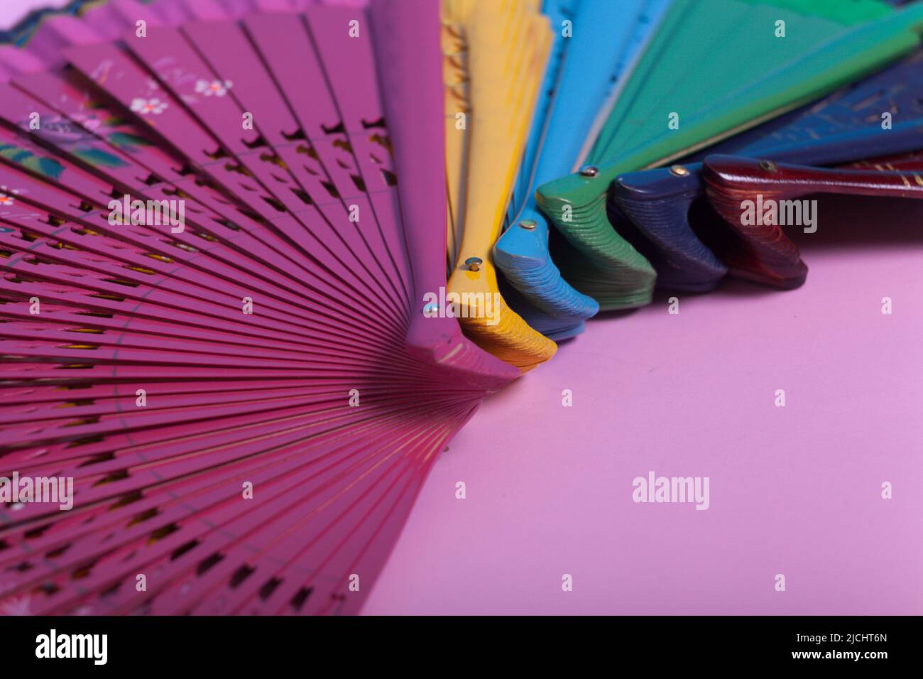 Spanish fans, heat wave, the fan is one of the best ways to combat the ...