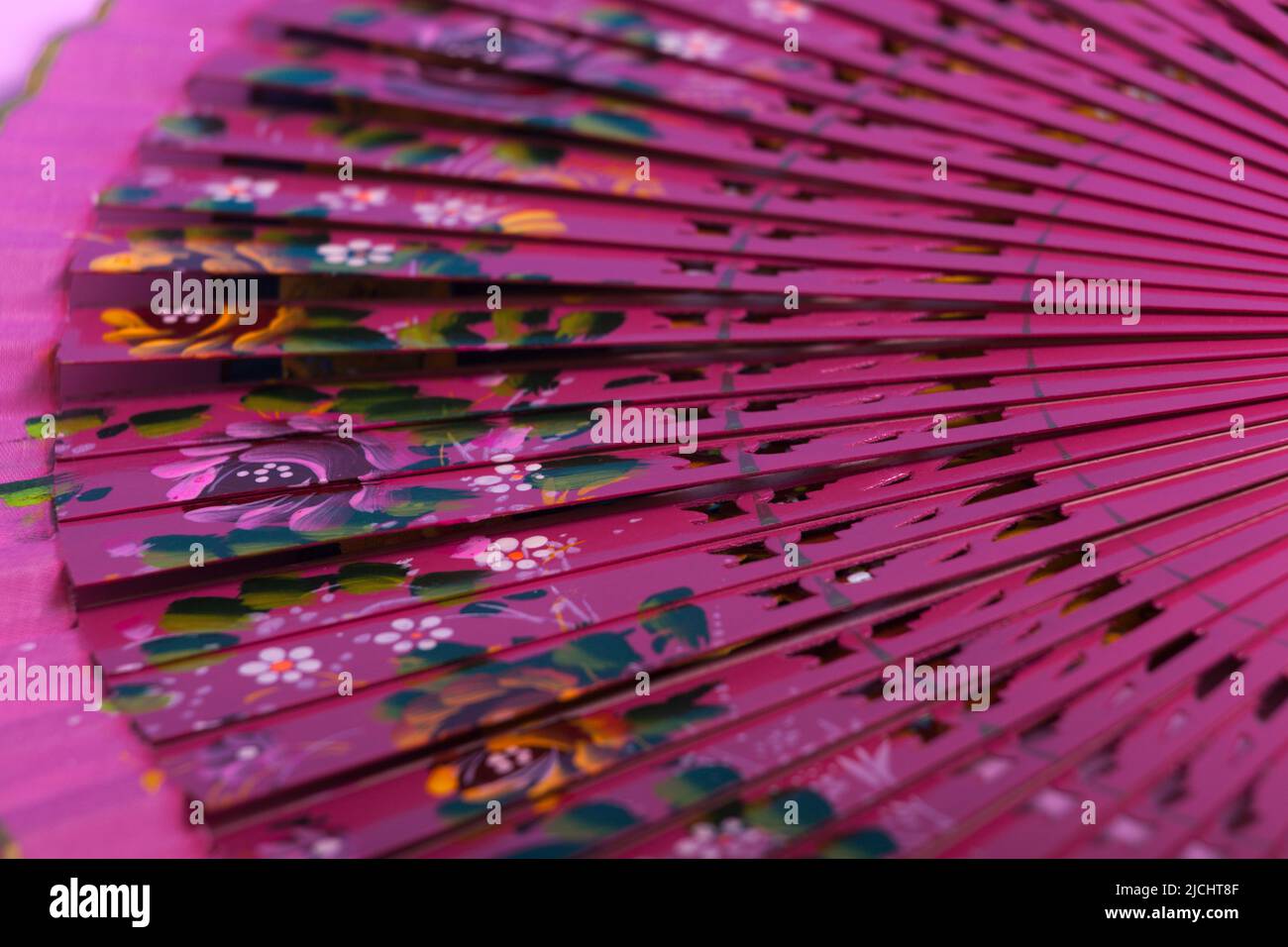 Spanish fans, heat wave, the fan is one of the best ways to combat the ...