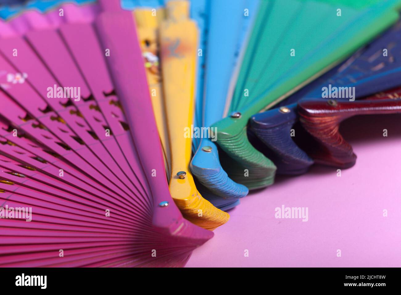 Spanish fans, heat wave, the fan is one of the best ways to combat the ...