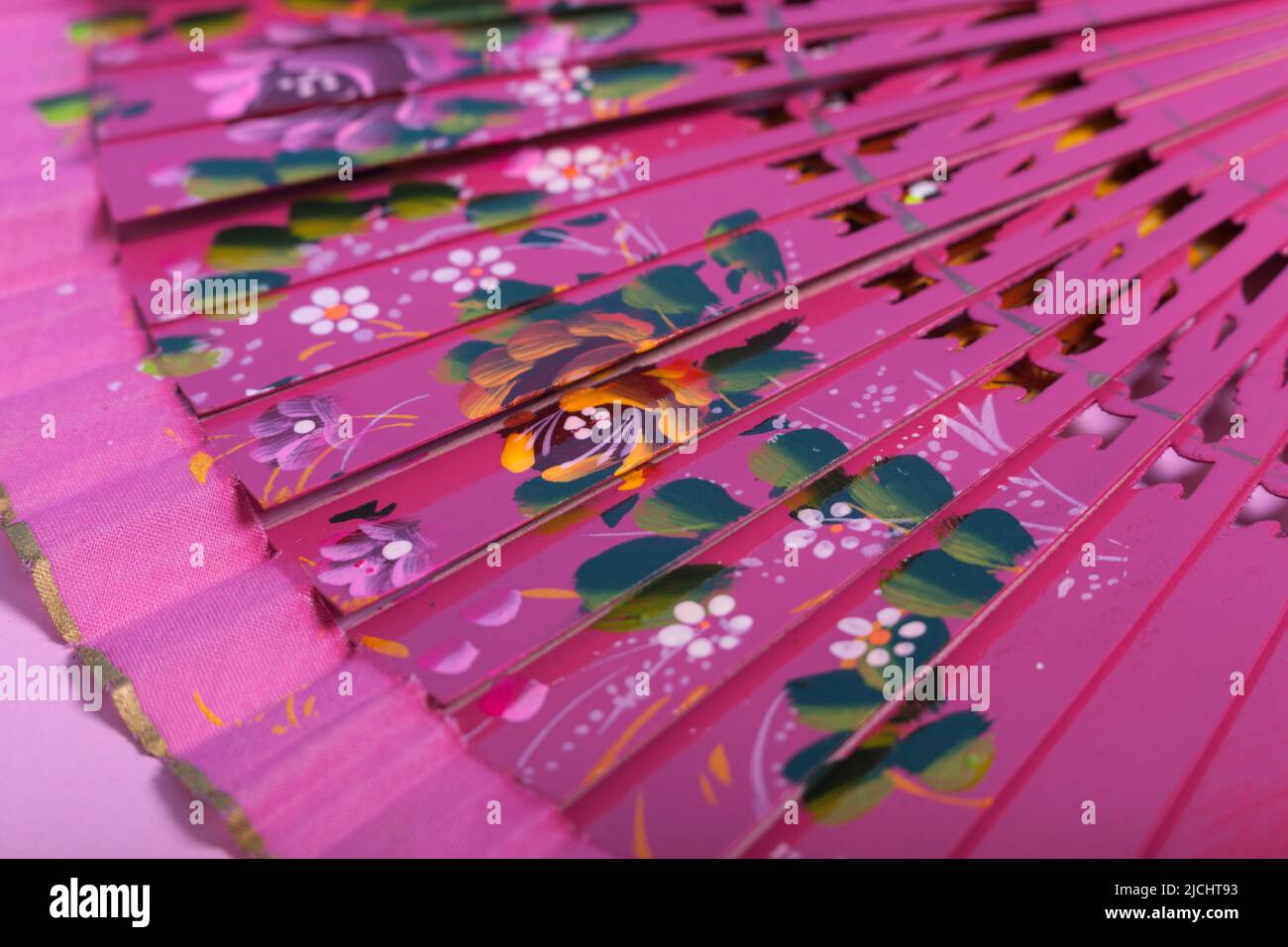 Spanish fans, heat wave, the fan is one of the best ways to combat the ...