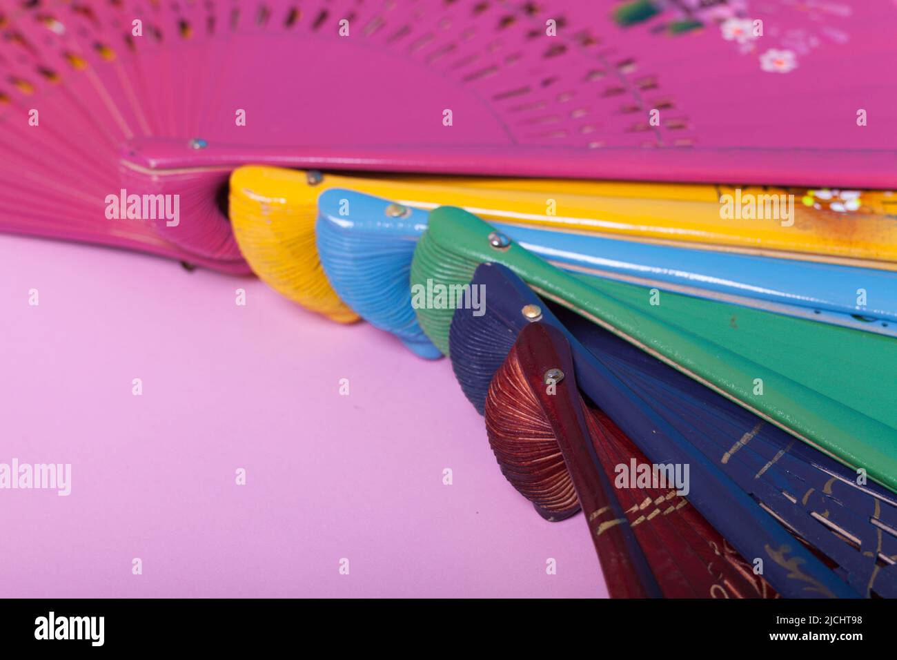 Spanish fans, heat wave, the fan is one of the best ways to combat the ...