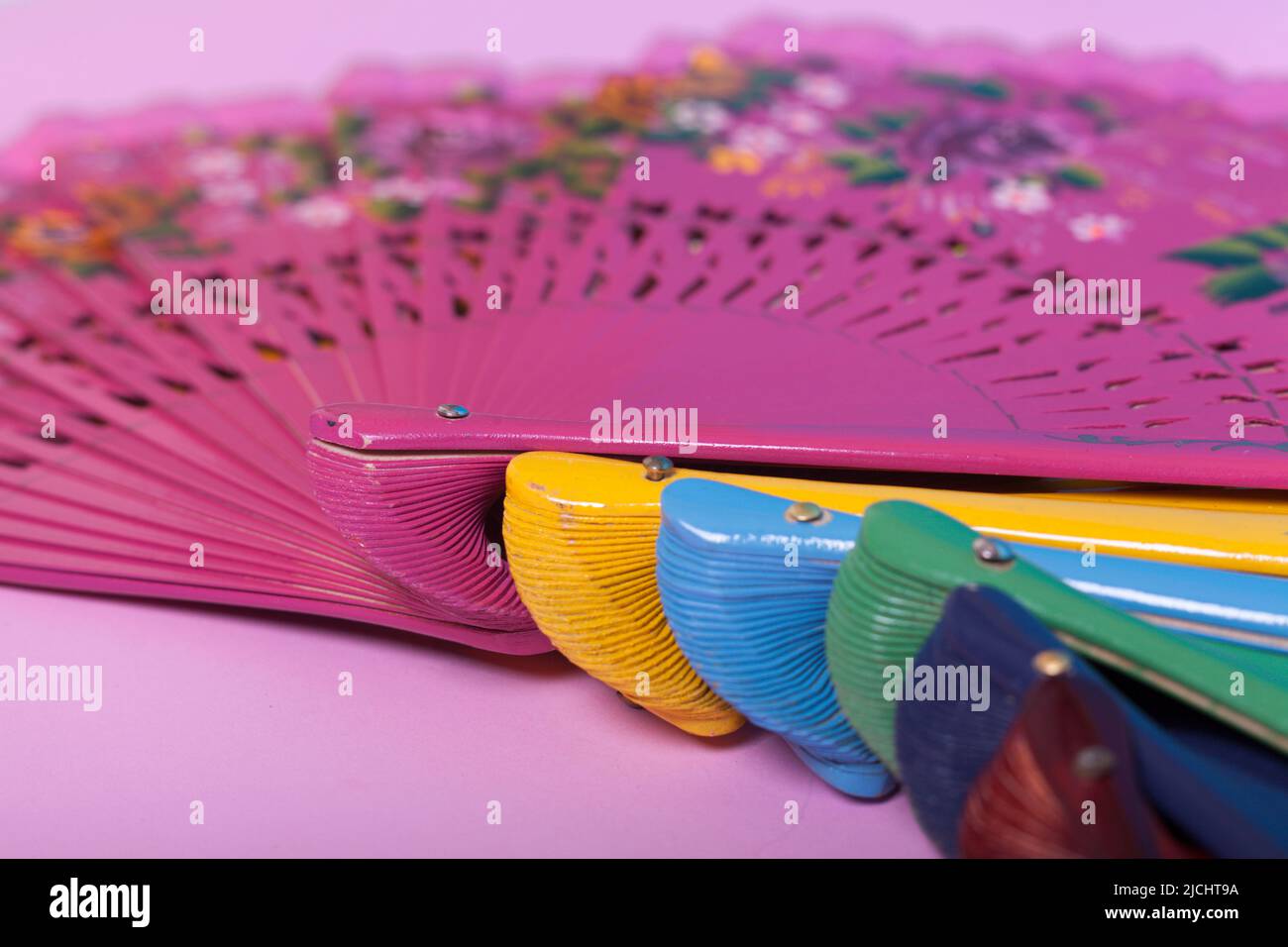 Spanish fans, heat wave, the fan is one of the best ways to combat the ...