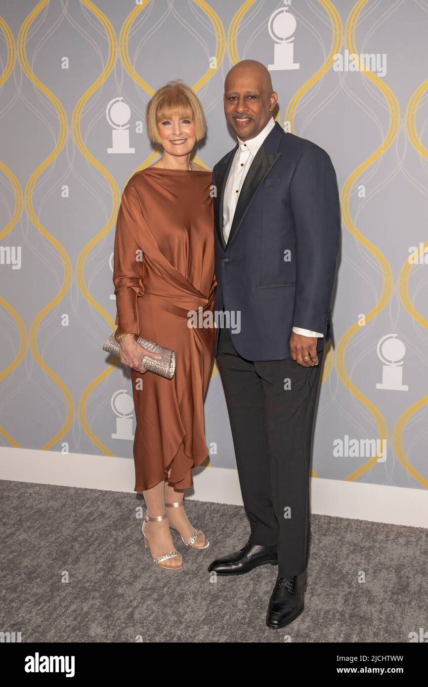 Ruben santiago hudson tony awards hi-res stock photography and images ...