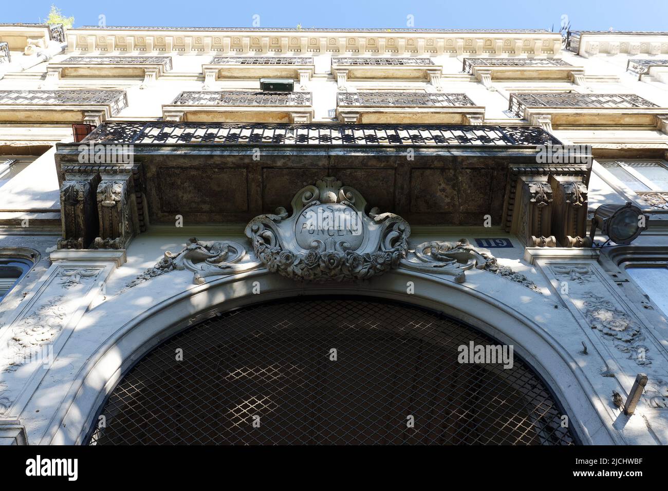 Paris Passage du Ponceau is located in Le Sentier, an enclave of Bonne ...