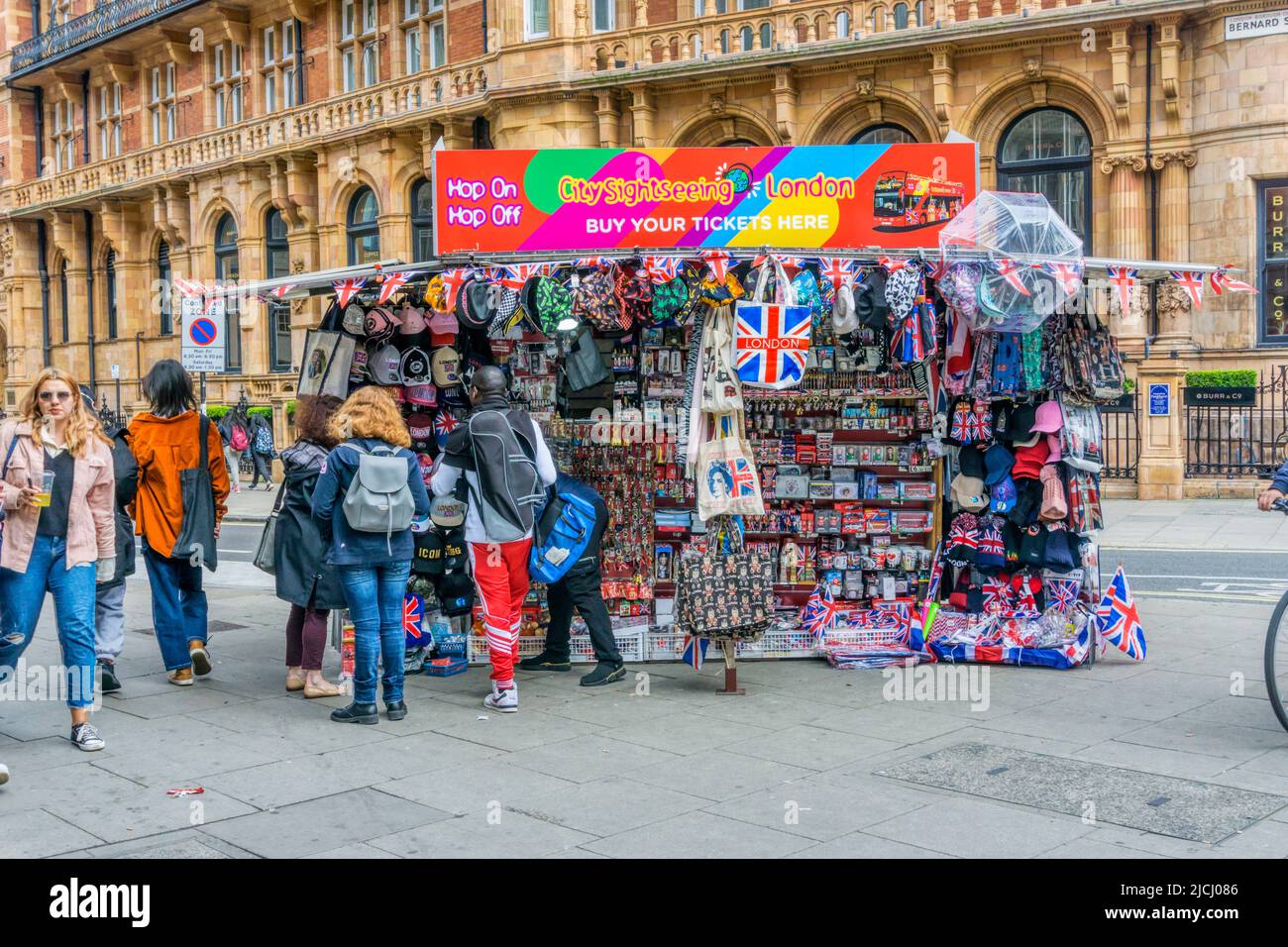 Souvenir stall in Russell Square, London Stock Photo - Alamy