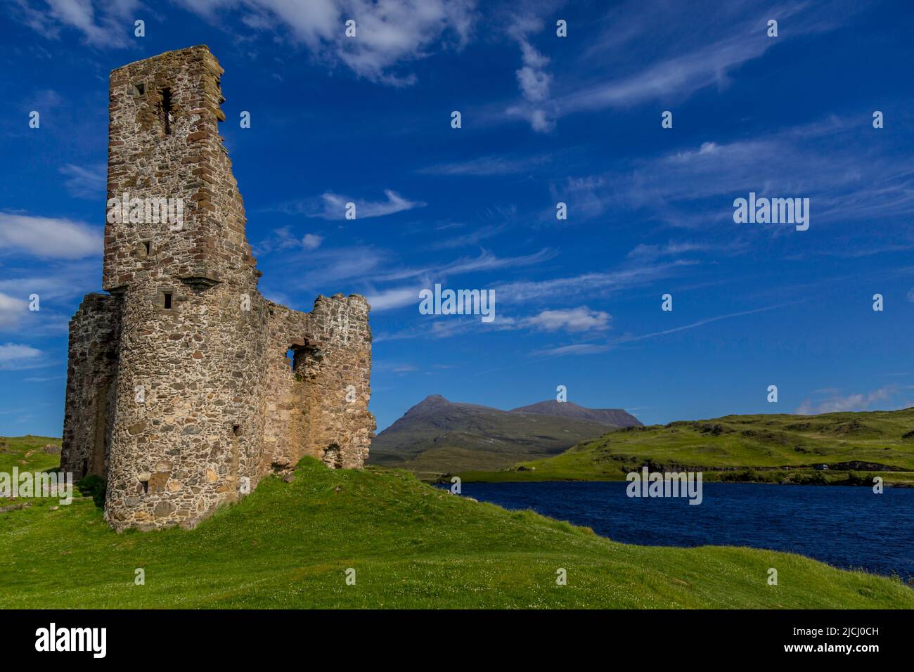Ruin in scottish highlands hi-res stock photography and images - Alamy