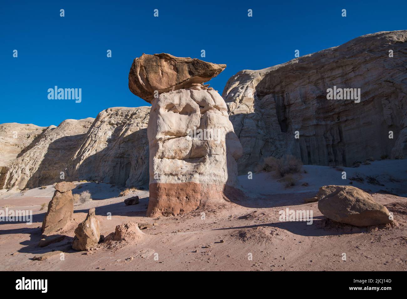 Toadstool hoodoos hi-res stock photography and images - Alamy