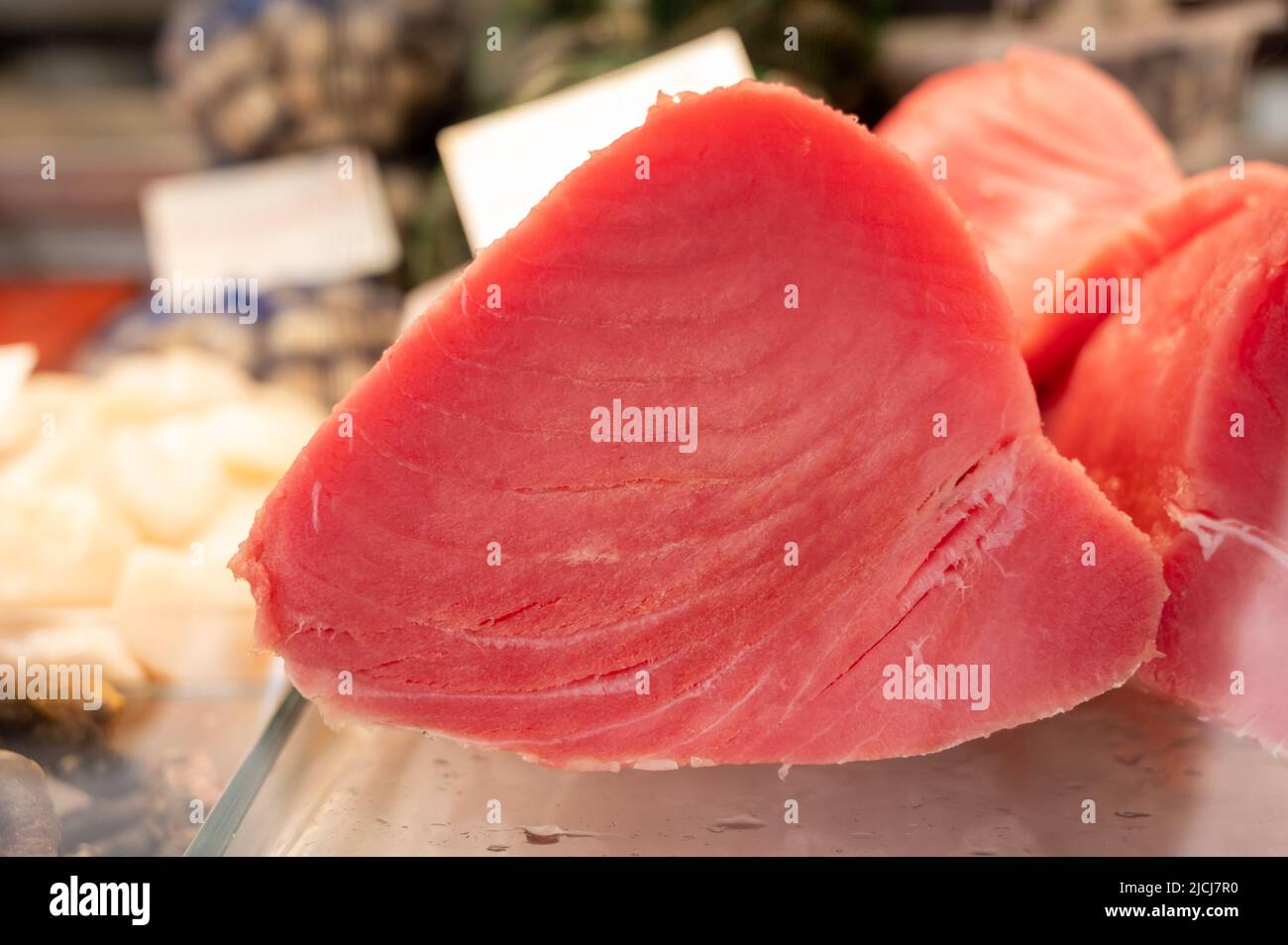 Portions of tuna fish hi-res stock photography and images - Alamy