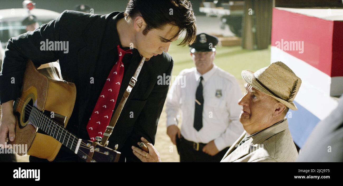 ELVIS, from left: Austin Butler as Elvis Presley, Tom Hanks as Colonel ...