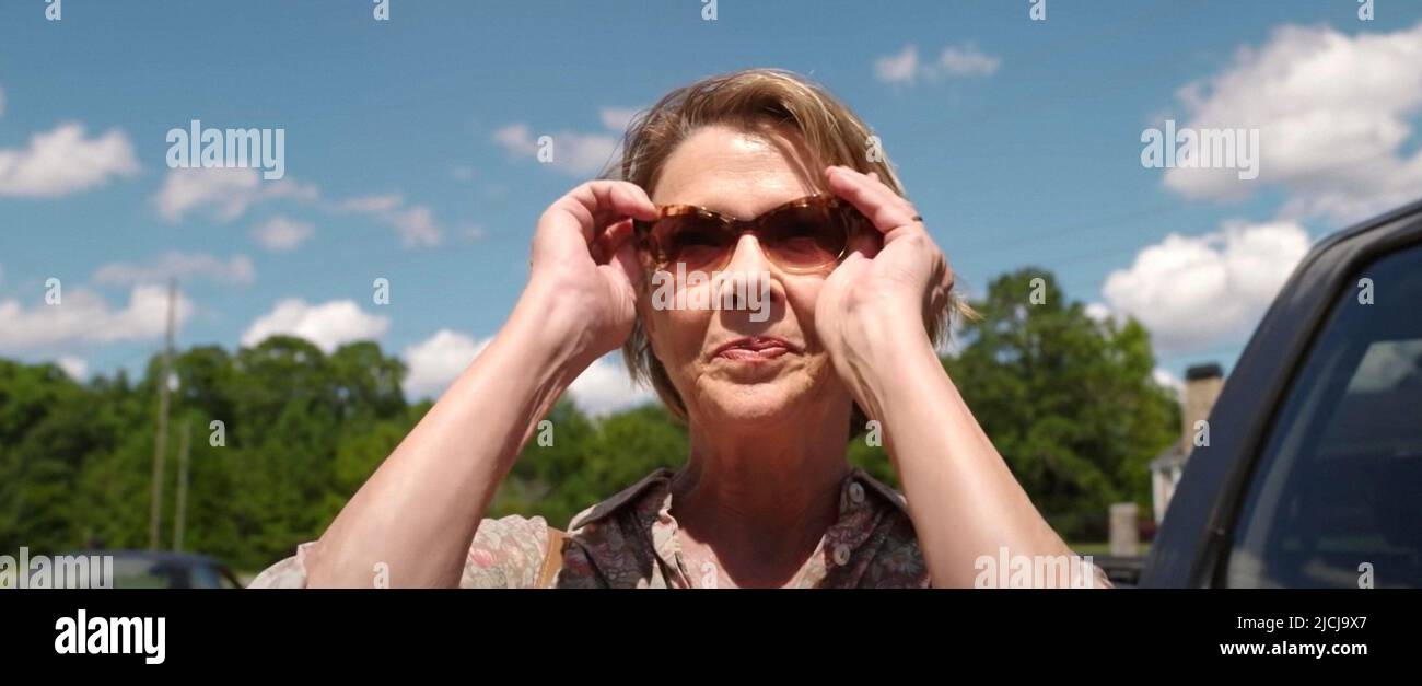 JERRY AND MARGE GO LARGE, (aka JERRY & MARGE GO LARGE), Annette Bening ...