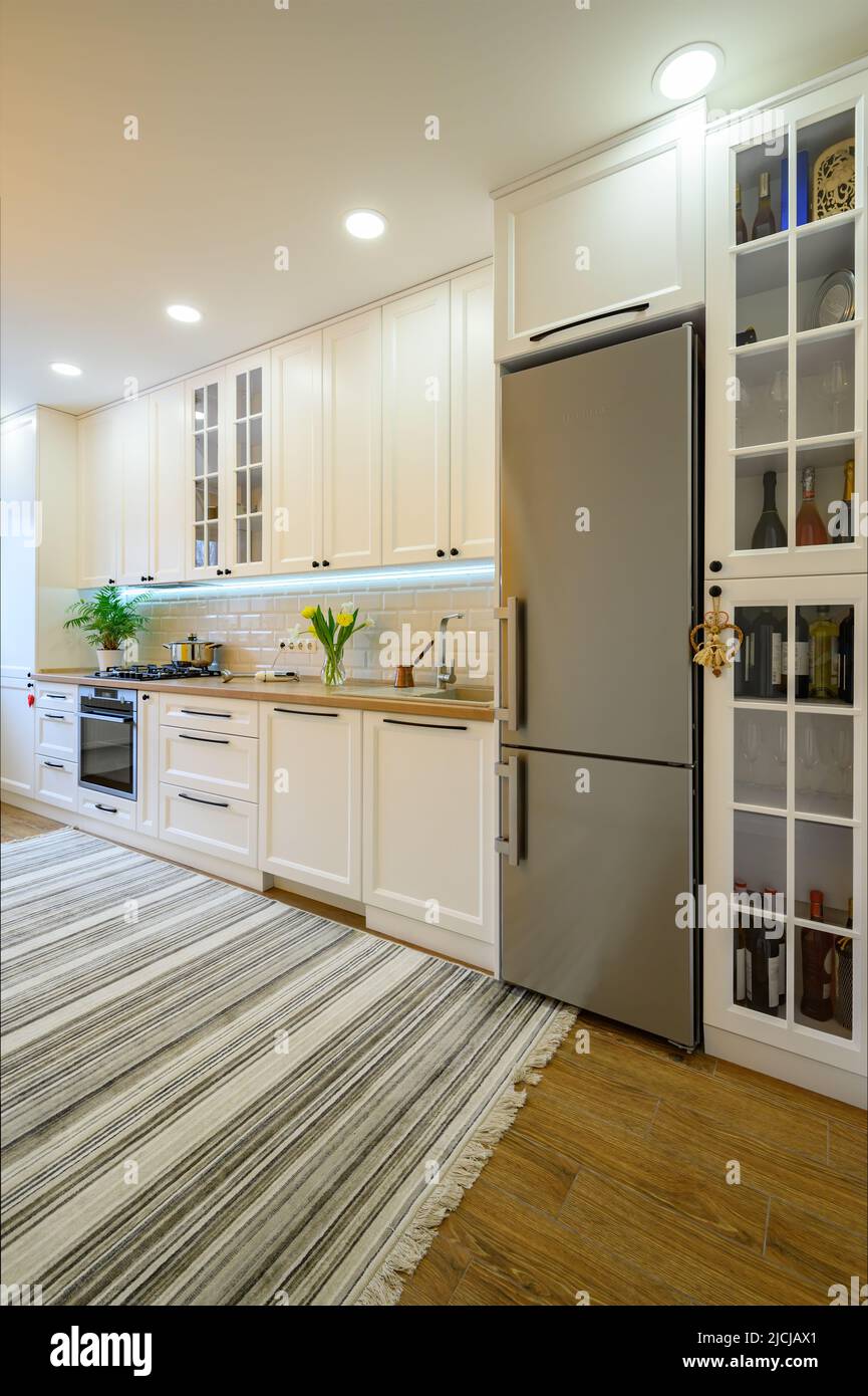 cozy modern well designed kitchen interior Stock Photo - Alamy