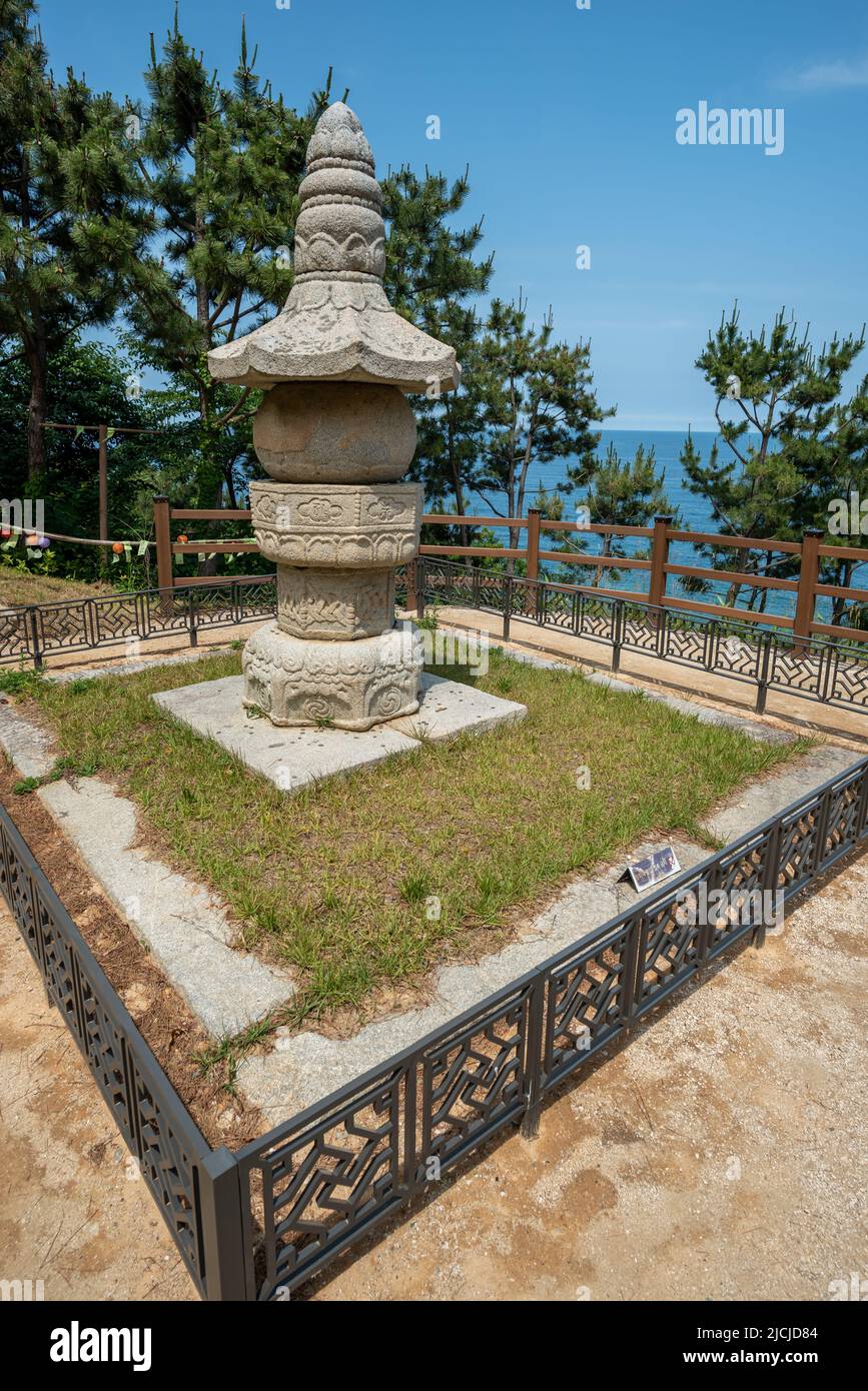 Naksansa Korean Buddhist temple complex in the Jogye order in Gangwon ...