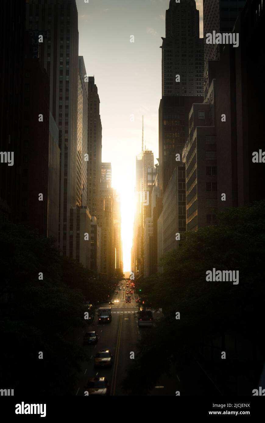 Manhattanhenge sunset, Manhattan, New York City Stock Photo - Alamy