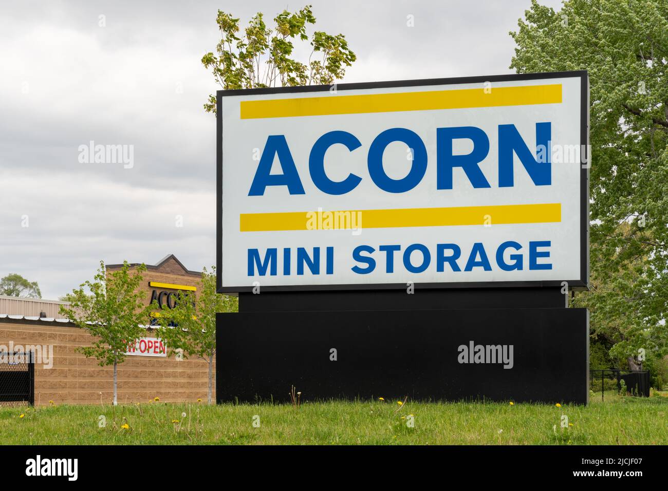 Acorn mini storage hi-res stock photography and images - Alamy