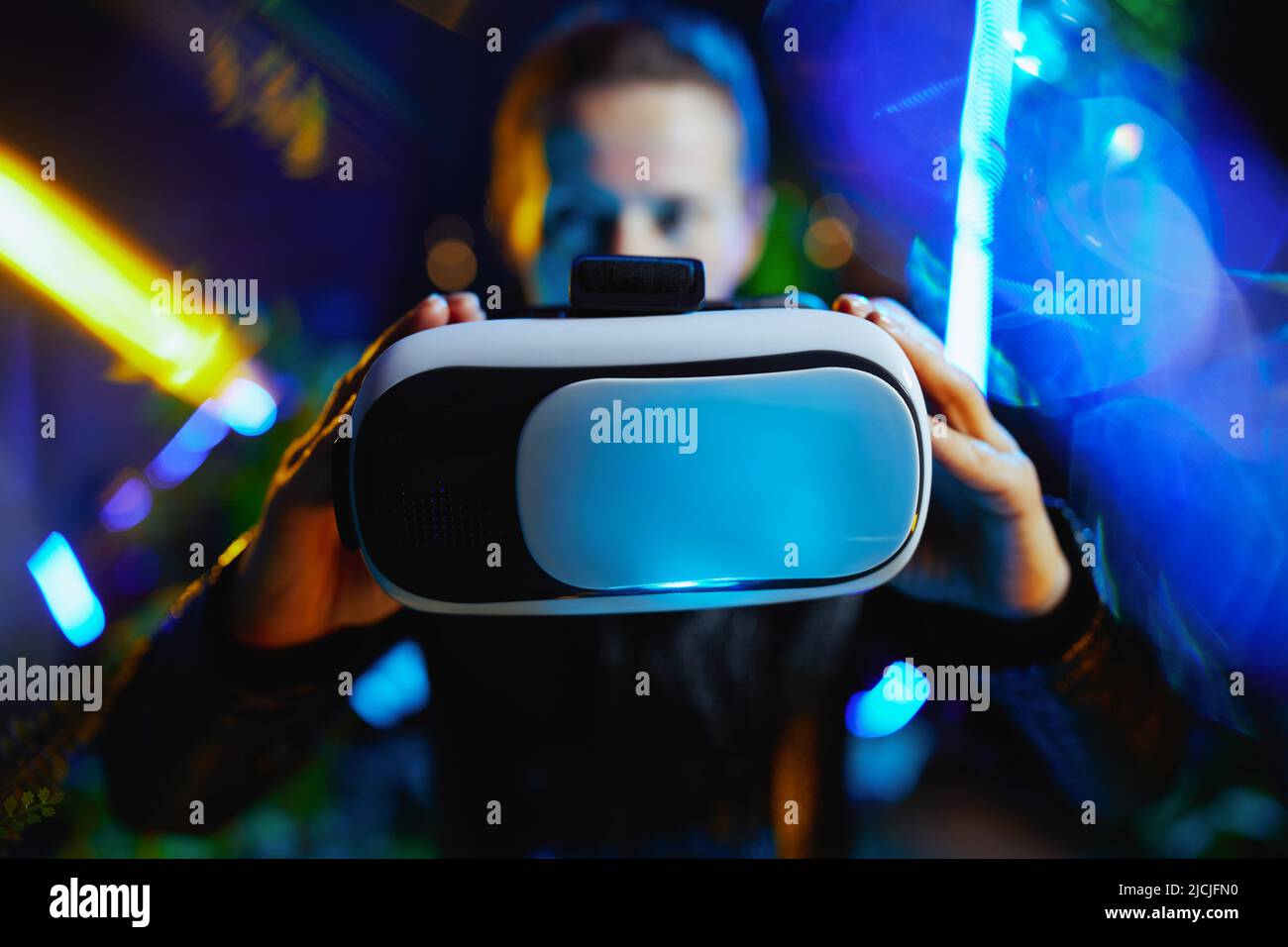 Fashion tech set virtual hi-res stock photography and images - Alamy