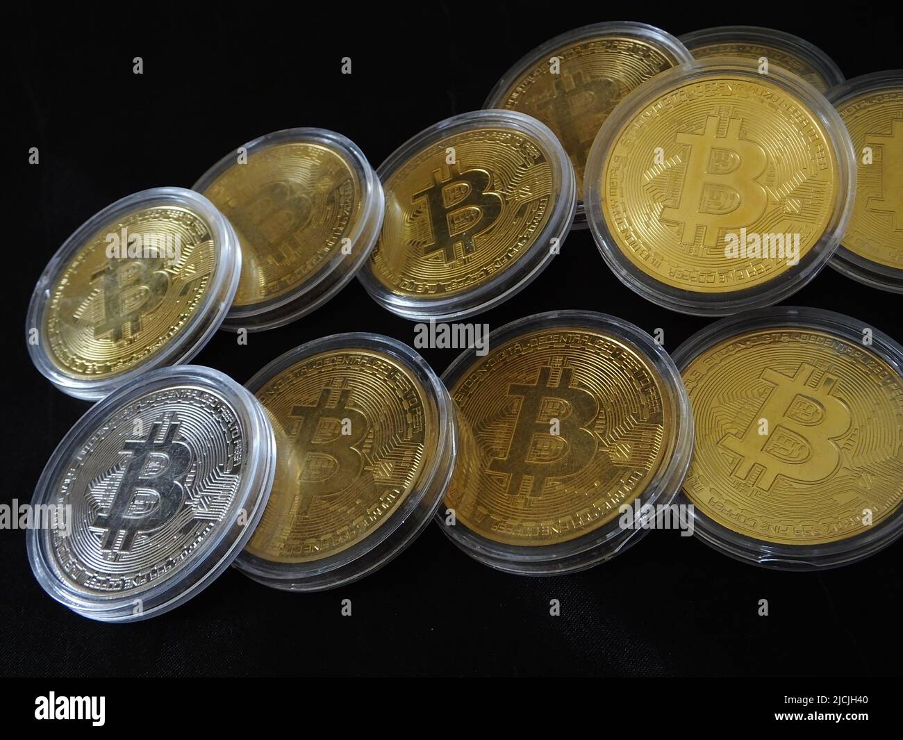 Physical commemorative bitcoin hi-res stock photography and images - Alamy
