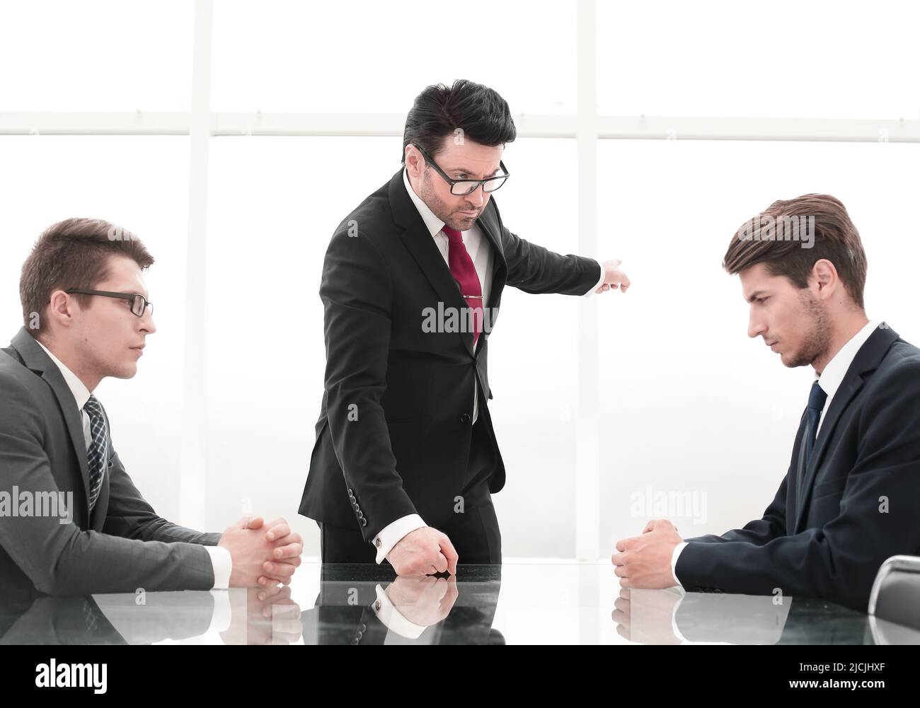 Office workers talking angry hi-res stock photography and images - Alamy