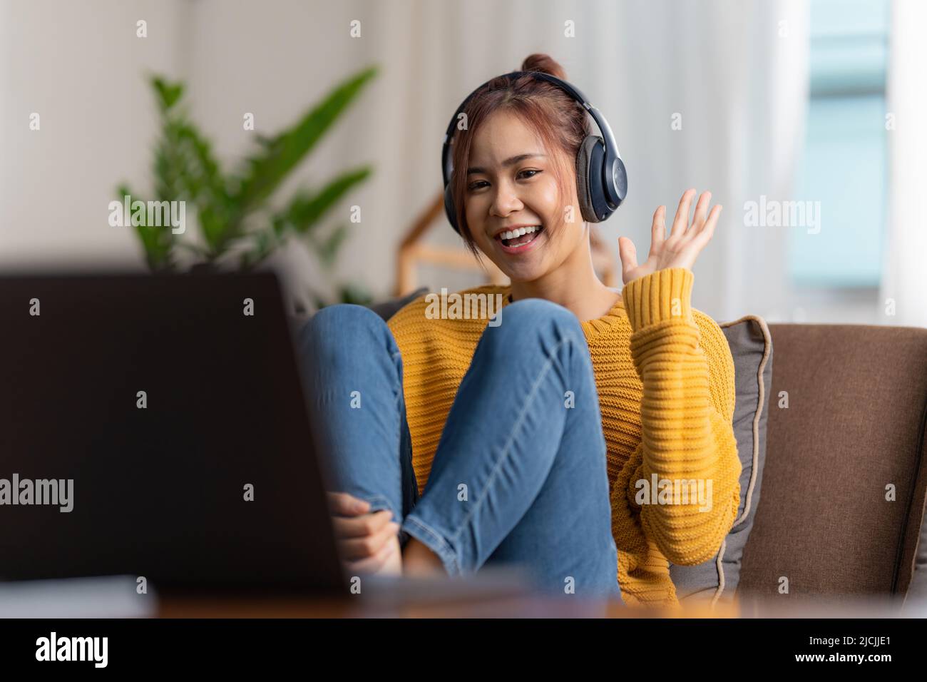 Portrait of Young college student have question and answer to teacher ...