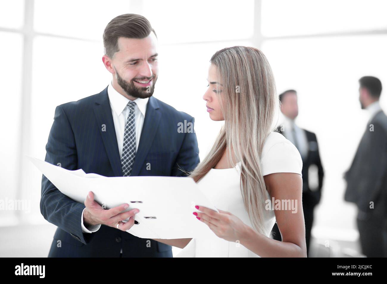 Beautiful couple reading document hi-res stock photography and images ...