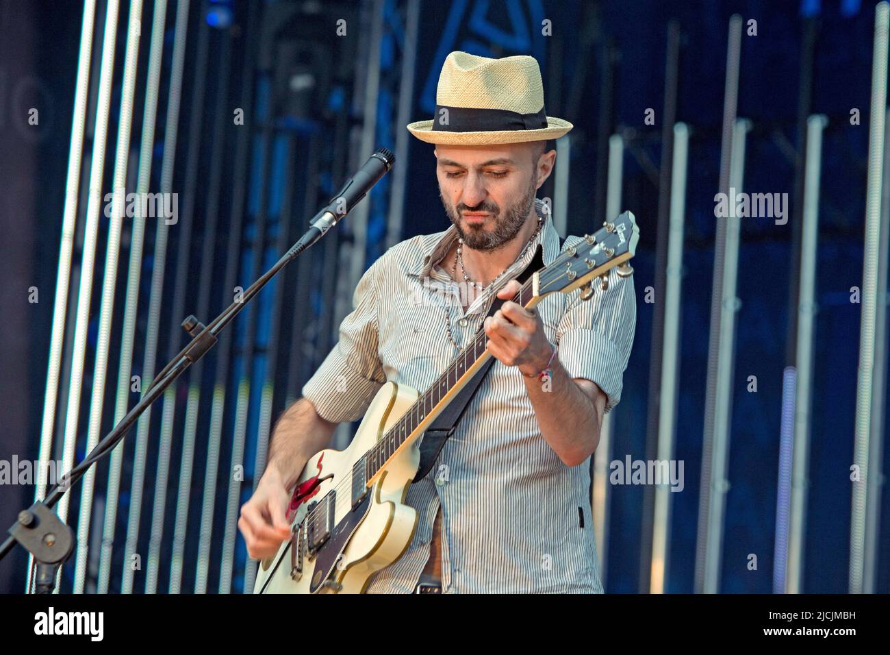 Samuel Romano performs live in concert with his band Motel Connection ...