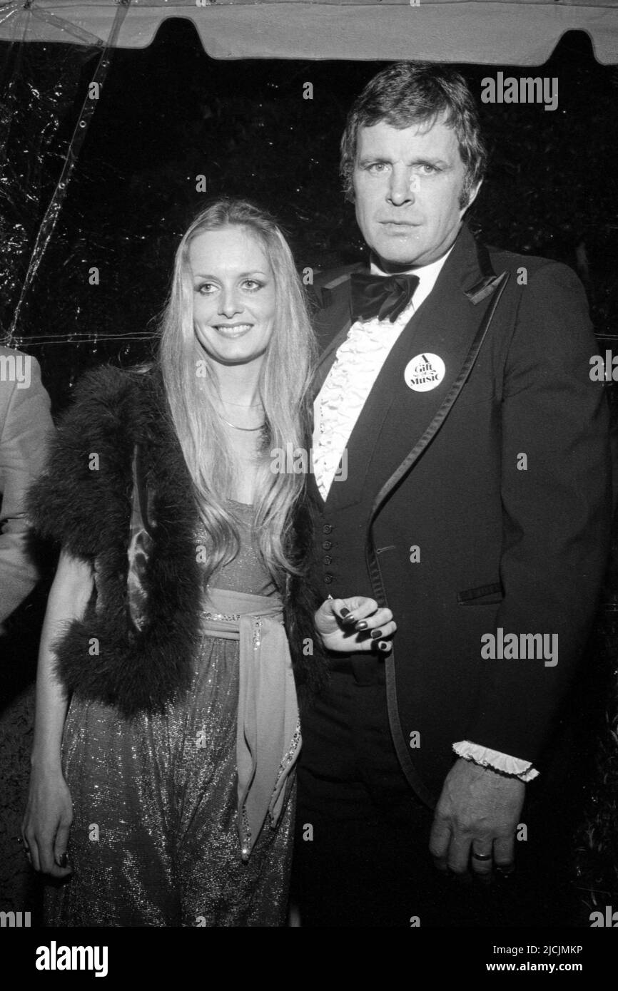 Twiggy and Michael Whitney Circa 1982 Credit: Ralph Dominguez ...